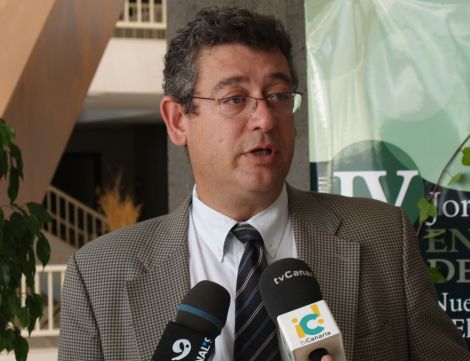 Rodolfo Ríos Rull, distinguido con el galardón “Racimo de Plata de los ...